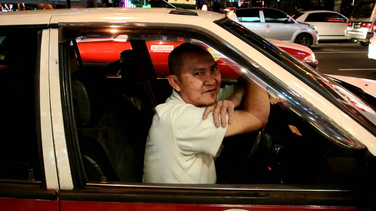 Chinese cab driver singing Arab Song - YouTube