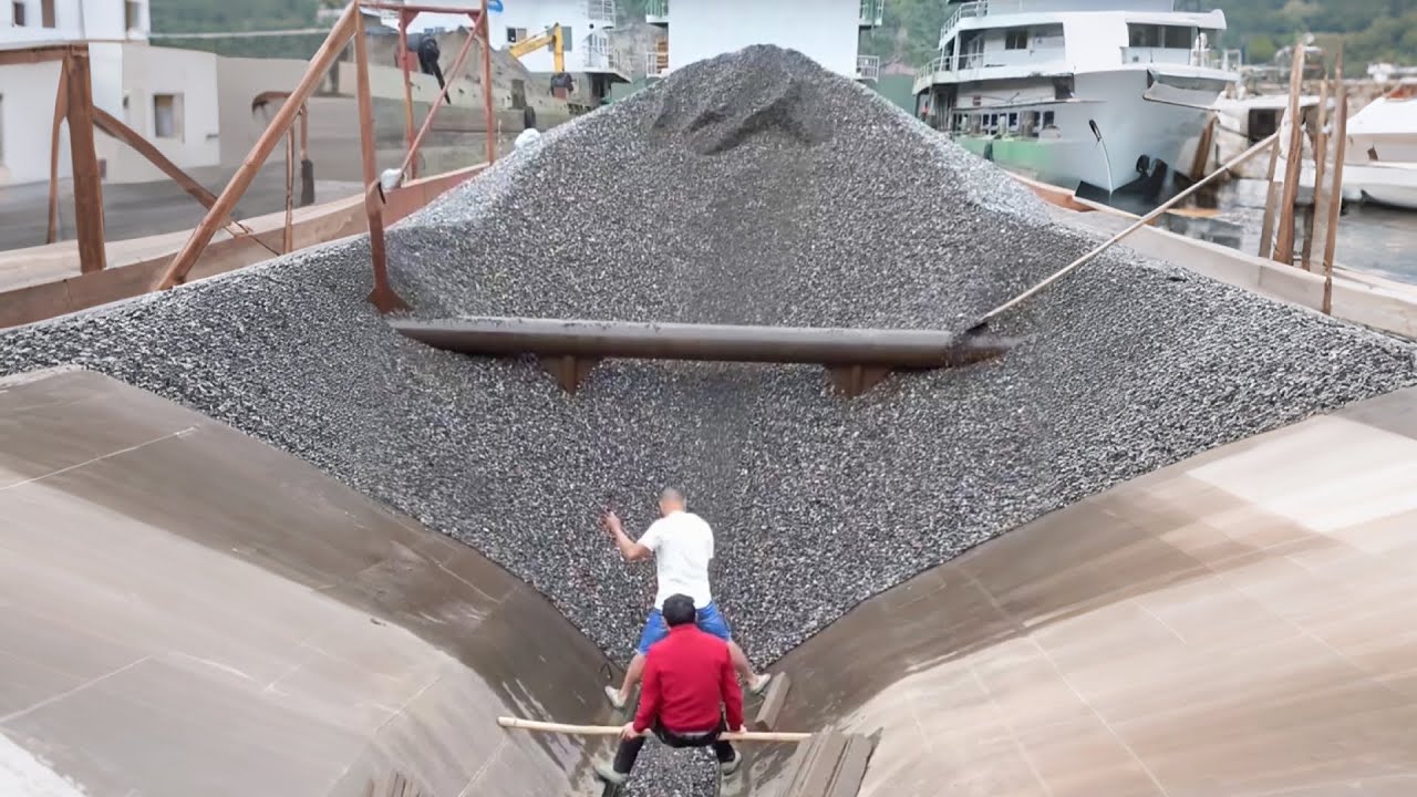 Barge unloading 2800 tons of small concrete gravel - Vlog of work on ...