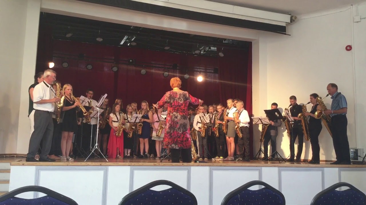 Saksofoni suvekool Võsul 2017 - Laul Põhjamaast - YouTube