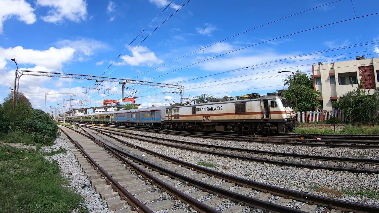 SRC WAP7 with Duronto Special | 14JUN2020 - YouTube