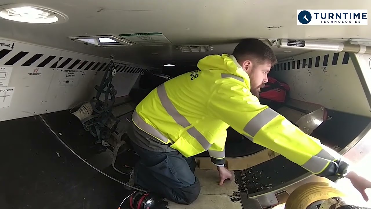 Sliding Carpet demo loading onboard Embraer E190E2 - YouTube