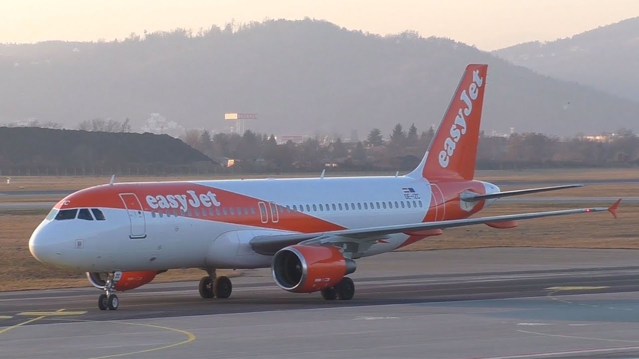 easyJet Airbus A320 landing at Graz Airport | OE-IZC - YouTube
