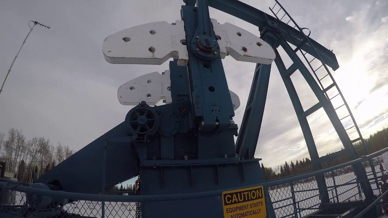 Oil Boss Pumpjack - YouTube
