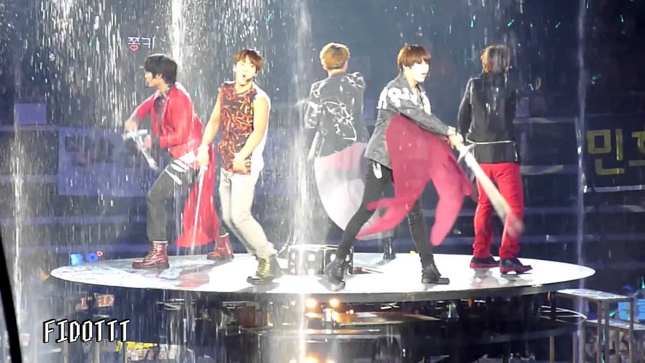 121208 SHINee World 2 - 'To Your Heart' sword dance - YouTube