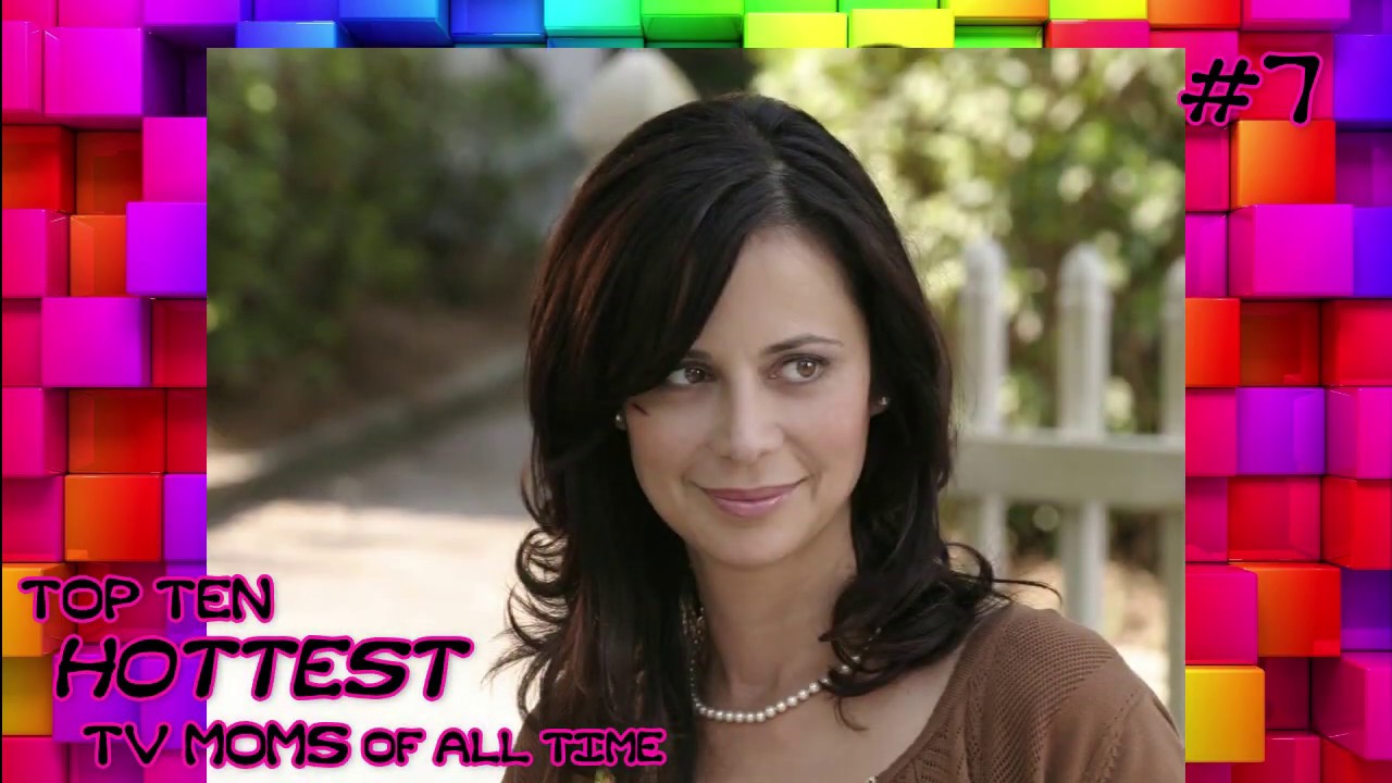 Top Ten Hottest TV Moms Of All Time - YouTube