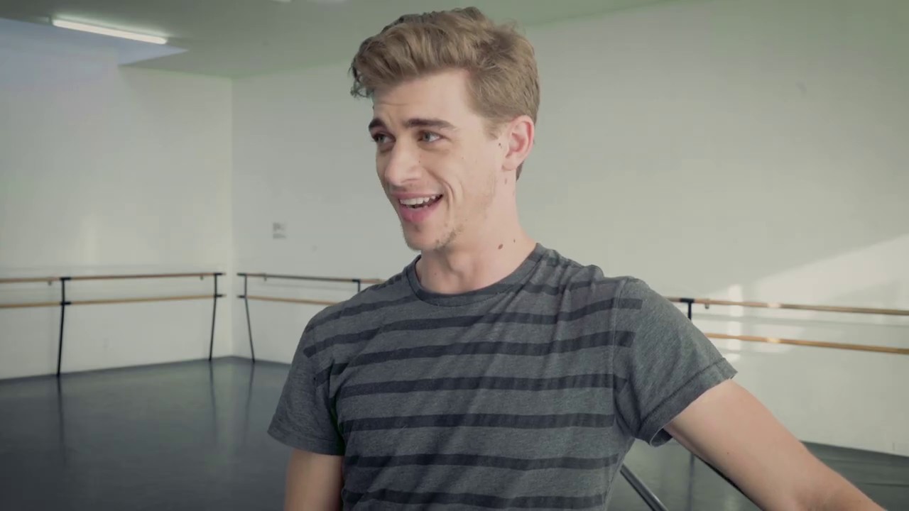 Interview w/a Freak: Roman Frey - YouTube