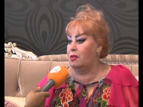 Bu xanim deyesen hamiya vezife verir.