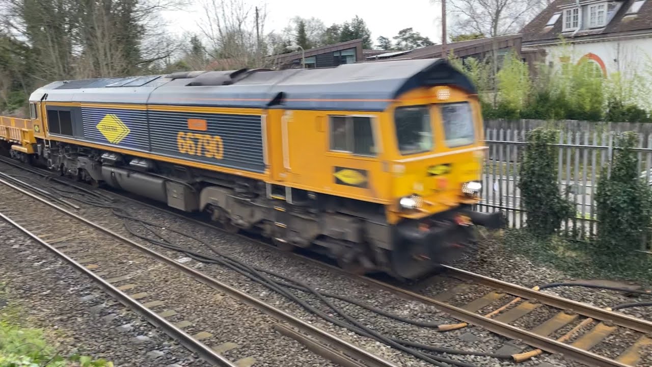 Class 66 | 66790 ‘Louise’ | Colas Rail Freight - YouTube