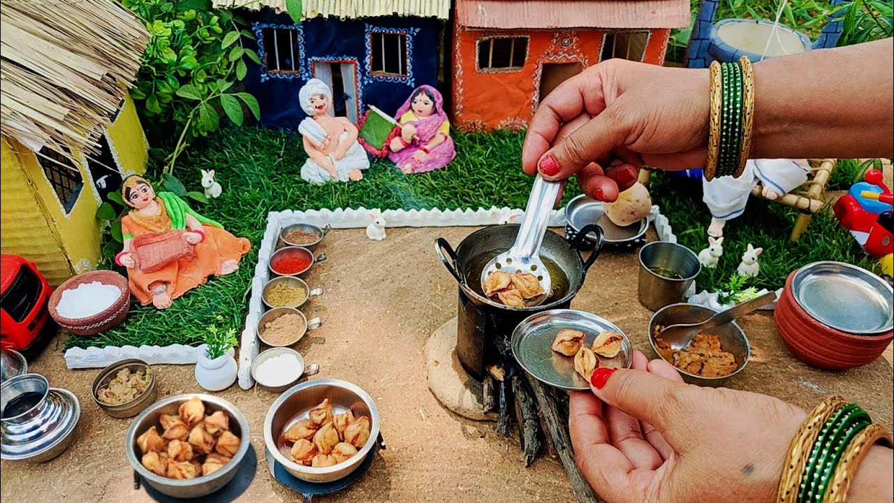 POTATO Flower Samosa | Miniature aloo samosa | mini cooking| shila's ...