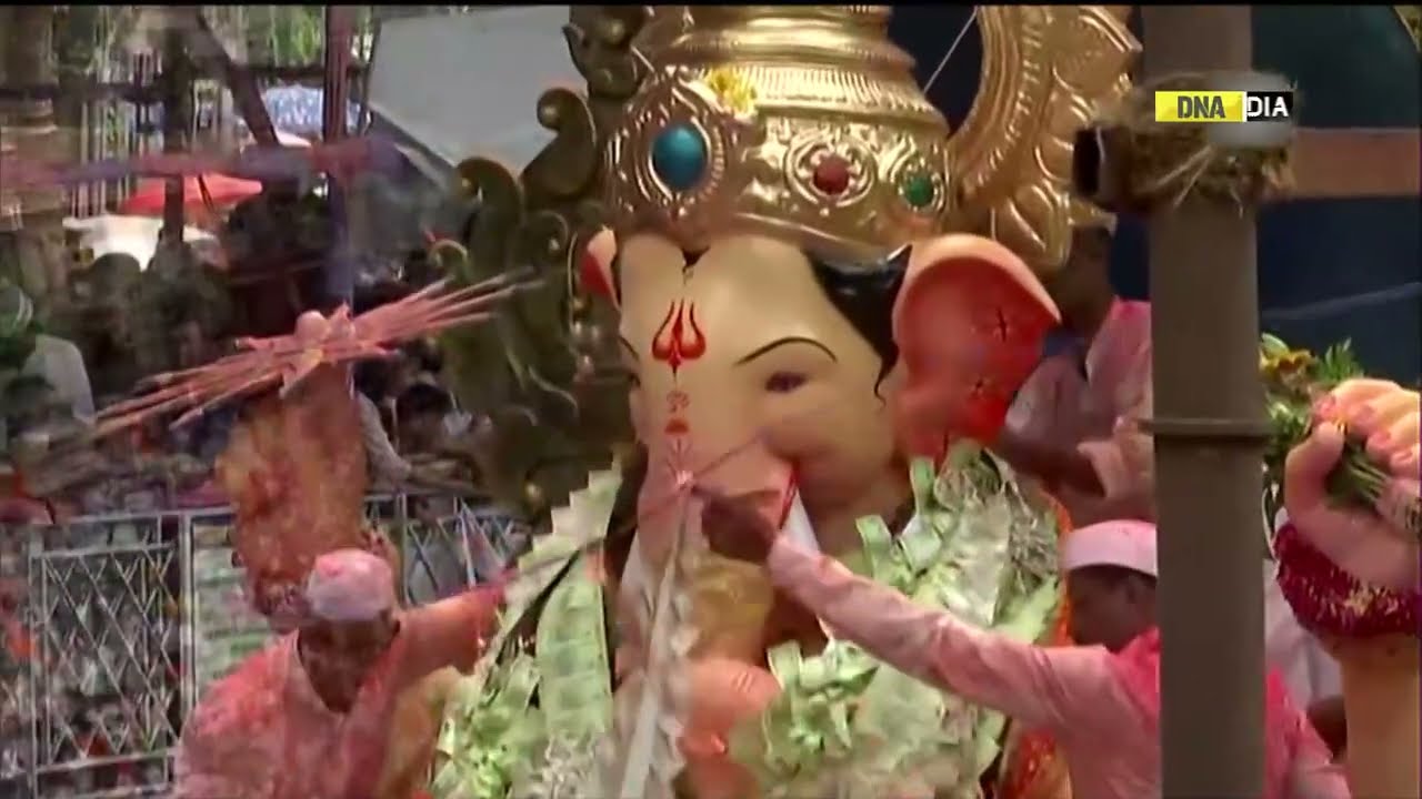 Mumbai: Huge crowd gathers at procession taking Lalbaugcha Raja’s idol ...