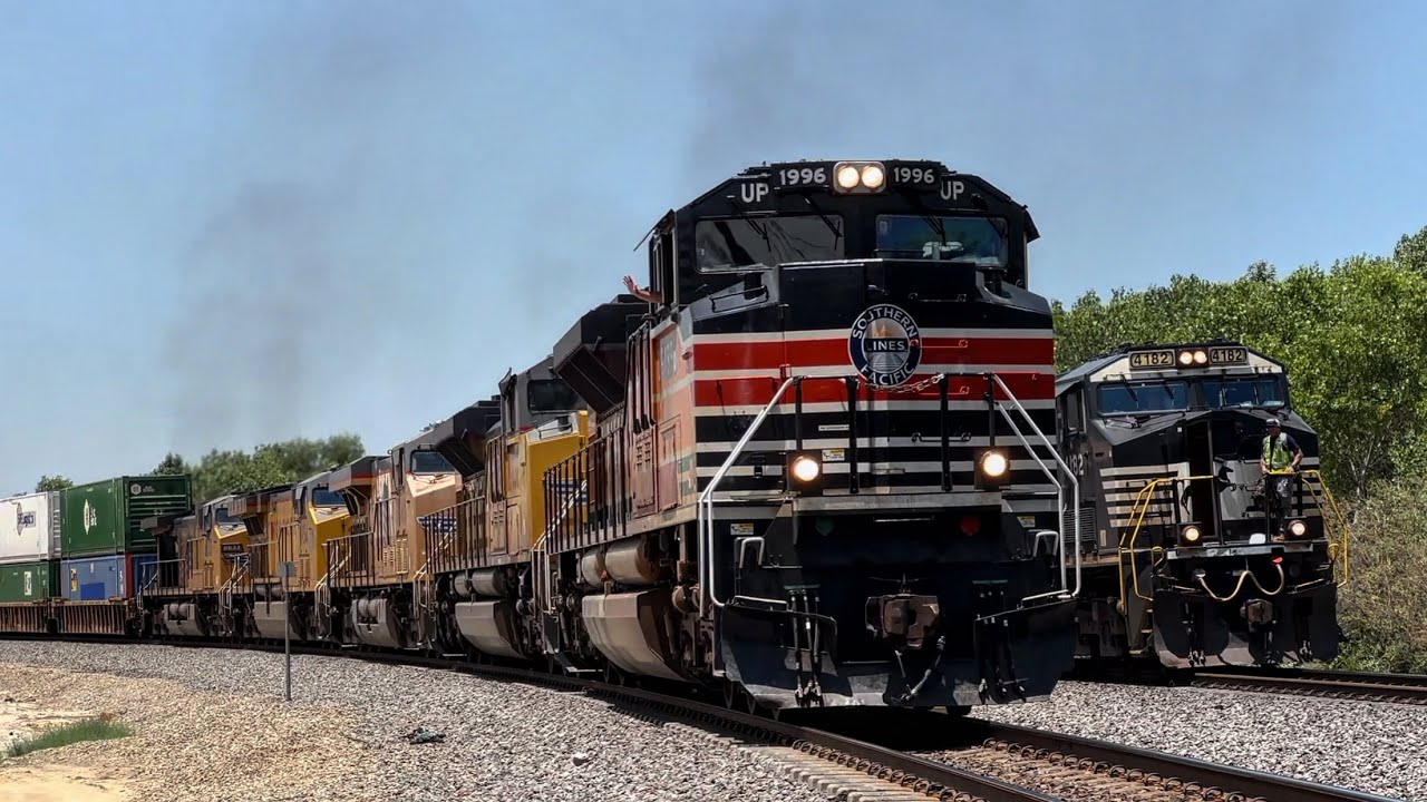 Railfanning around Riverside County ft. UP 1996, Fakebonnet, Baby ...