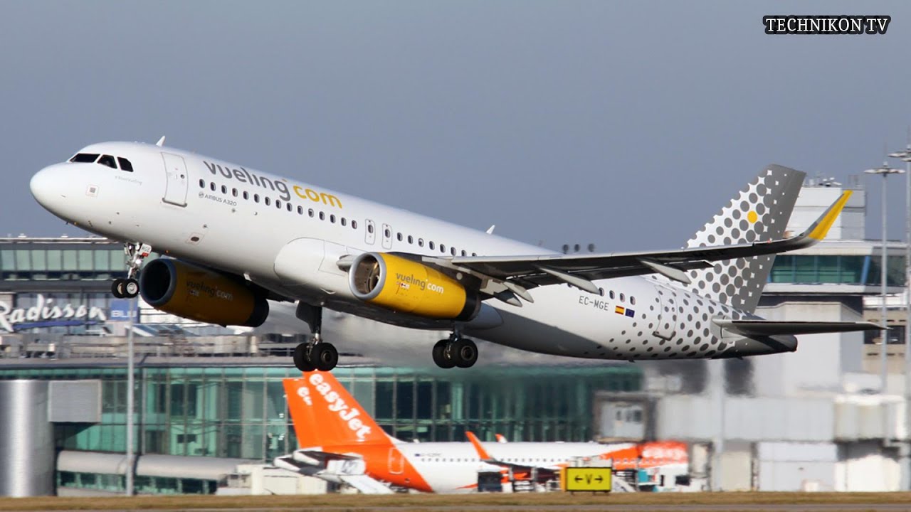 AIRBUS A320 VUELING EC-LOC ORLY INT'L AIRPORT - YouTube