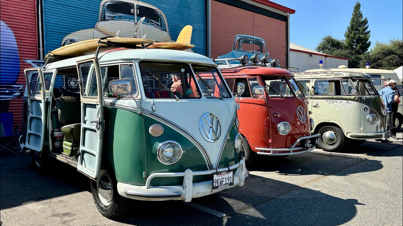 S.O.T.O-The most unique and classic split-window buses gathered - YouTube