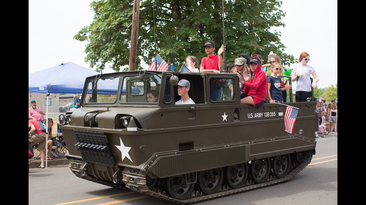 Creswell, Oregon parade 2017 M548, M113 APC, M114 APC, M116 Husky - YouTube