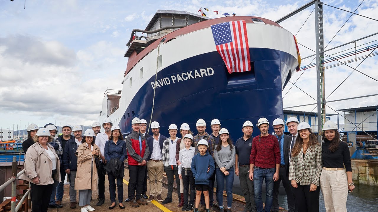 NB 731 RV David Packard Launching in Vigo - YouTube