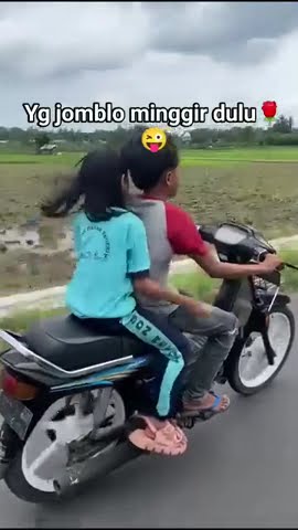 Yang tua minggir dulu ya - YouTube