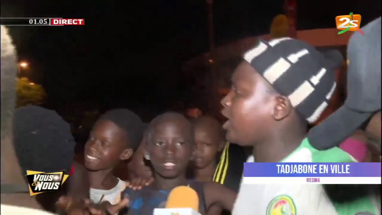 REGARDEZ LE TADJABONE SPECTACULAIRE DES JEUNES DE LA MEDINA - YouTube