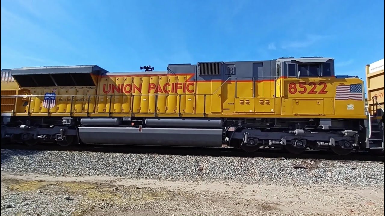 Magisterial UP 8522 returns MDPU on NS 153 / NS 283 led by Aggressive Beast BNSF 3903 Intermodal ...