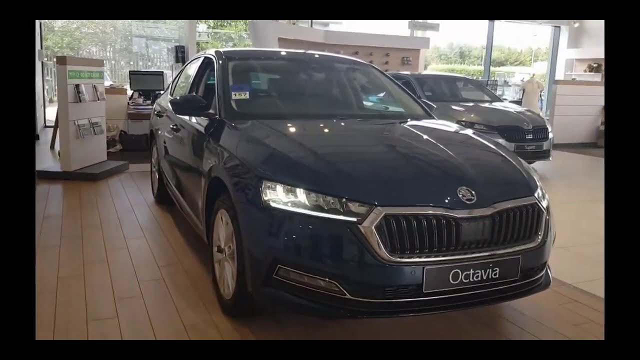 All New 2020 ŠKODA Octavia Hatchback in Petrol Blue - YouTube