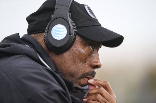 Coach Don Pellum Post Practice 10-14 - YouTube