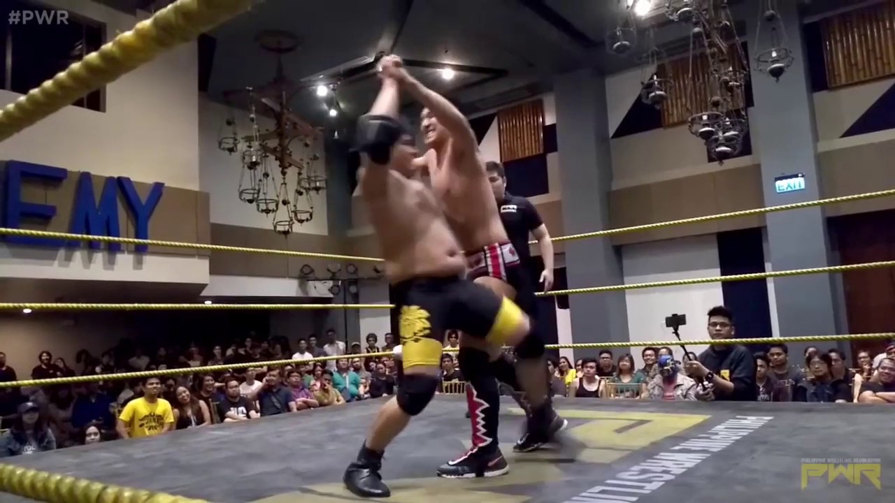 Jake De Leon & Zayden Trudeau put on a show - YouTube