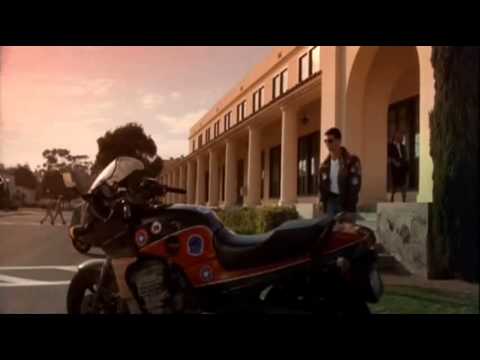 Kawasaki GPZ 900 R TOP GUN. Resumen escenas película donde aparece la ...