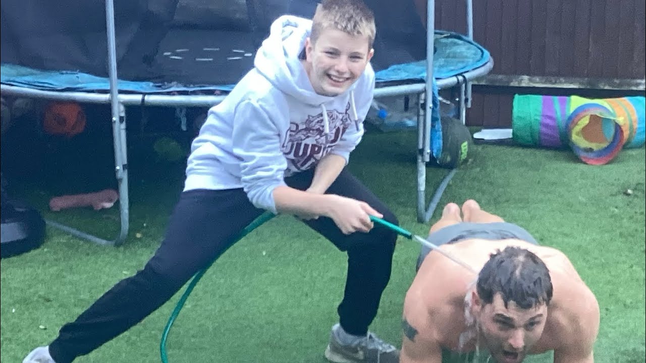 Ice cold water plank challenge, dad vs son (3 minutes) - YouTube