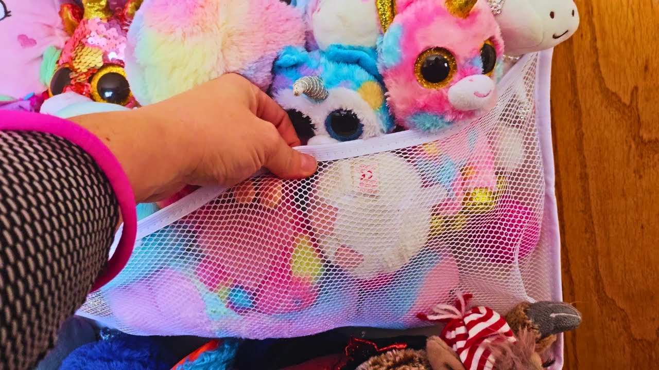 Unboxing the Honeyera Over-the-Door Stuffed Animal Organizer in White ...