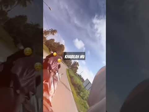 #awek bawak motor be like