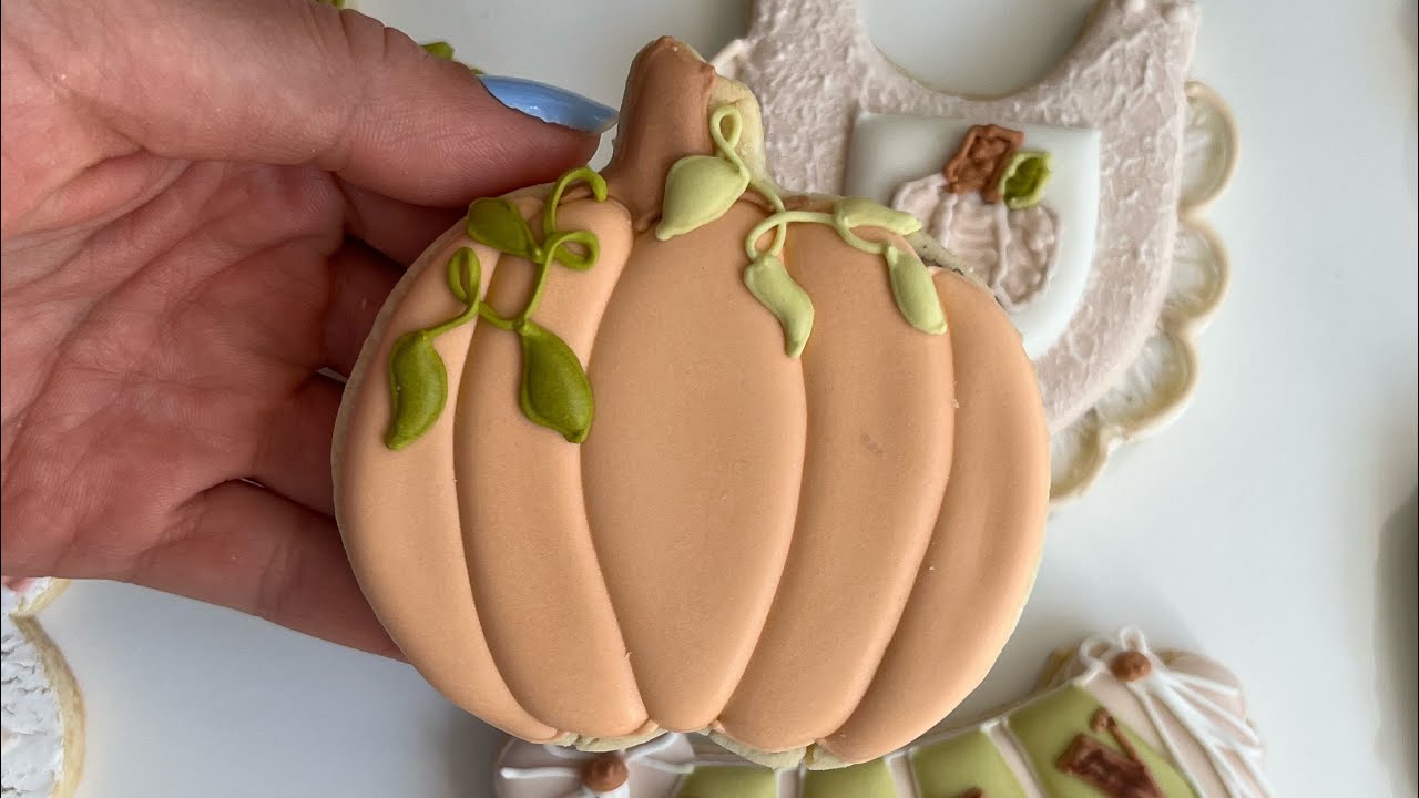 HOW TO decorate a PUMPKIN sugar cookie! | royal icing | bakedbyJul ...