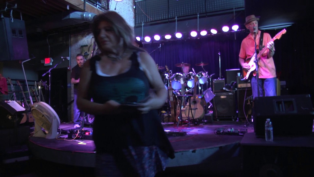 82 Deluxe, With Richie Blue, Act Naturally, 7/22/17 - YouTube