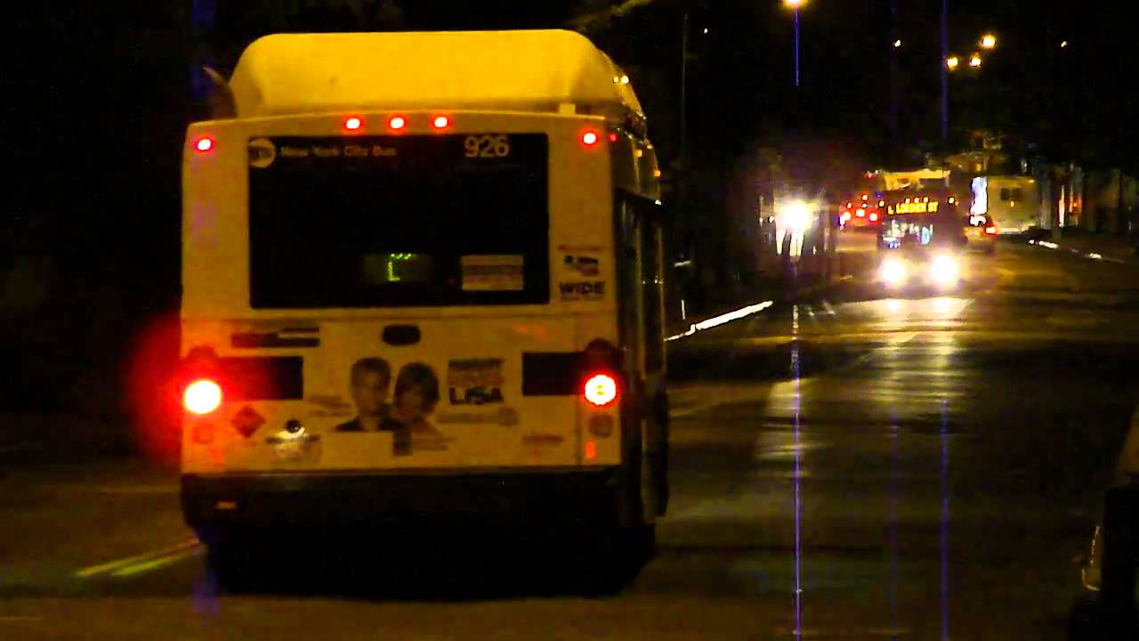 MTA NYC Bus: 2000 New Flyer C40LF L Shuttle Bus #926 at Bushwick Ave ...