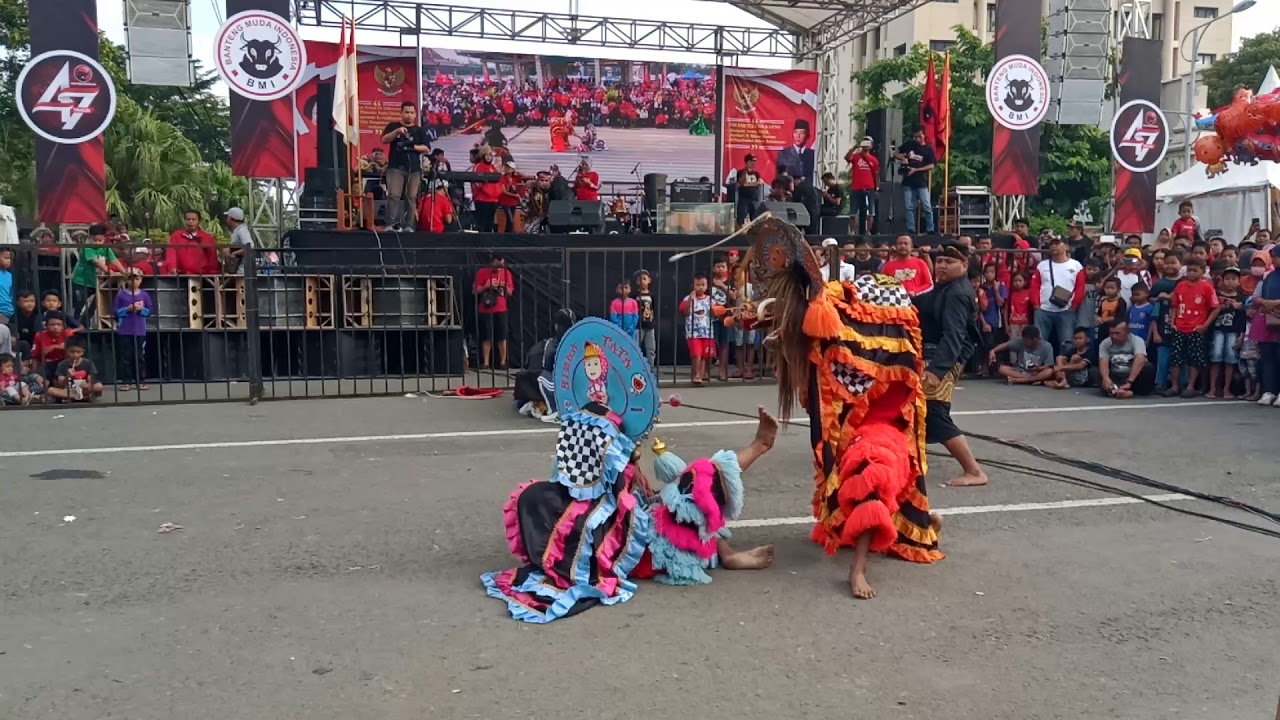 Penampakan Mascot Banteng dari PDIP dalam rangka HUT PDIP yg ke 47 thn ...