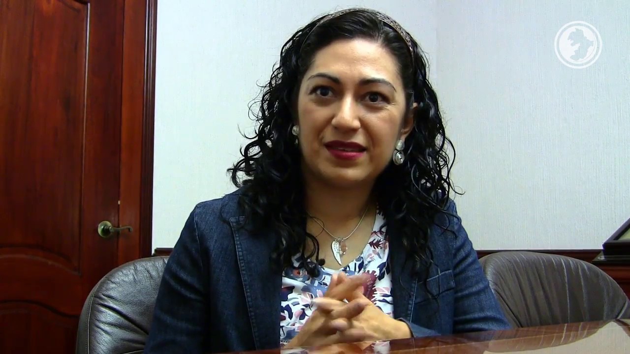 Elena Cabrera, una mamá muy profesional: Tesorera de Abasolo - YouTube