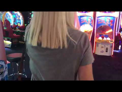 Ice Age ice breaker Arcade Round 1 - YouTube