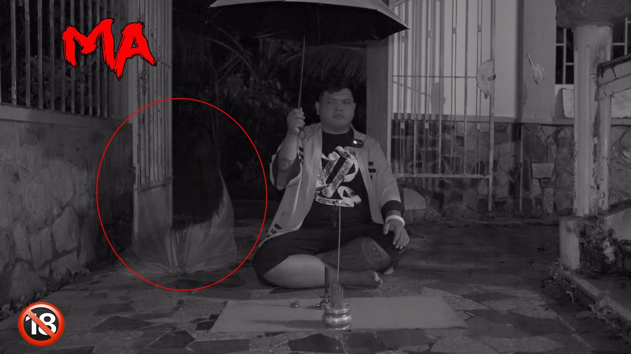 Đừng Mở Ô Dù Lúc Nữa Đêm Trong THÁNG CÔ HỒN | Phim Ma - Roma Vlogs ...