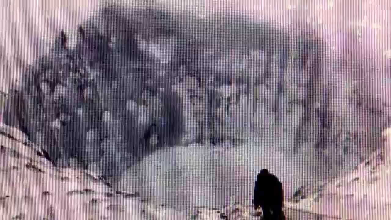 URGENT: Huge Siberian Crater Opens Up Again!! - YouTube