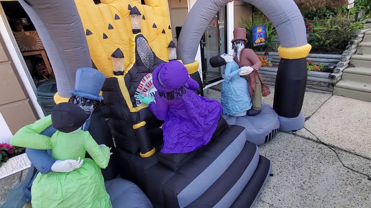 2 Gemmy Inflatable Organ Players With Dancers - YouTube