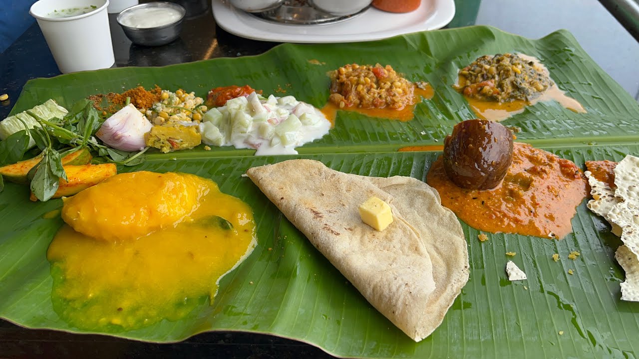 Tasting Jolada Rotti Meals at KAMAT BUGLE ROCK, Bengaluru | Kannada ...