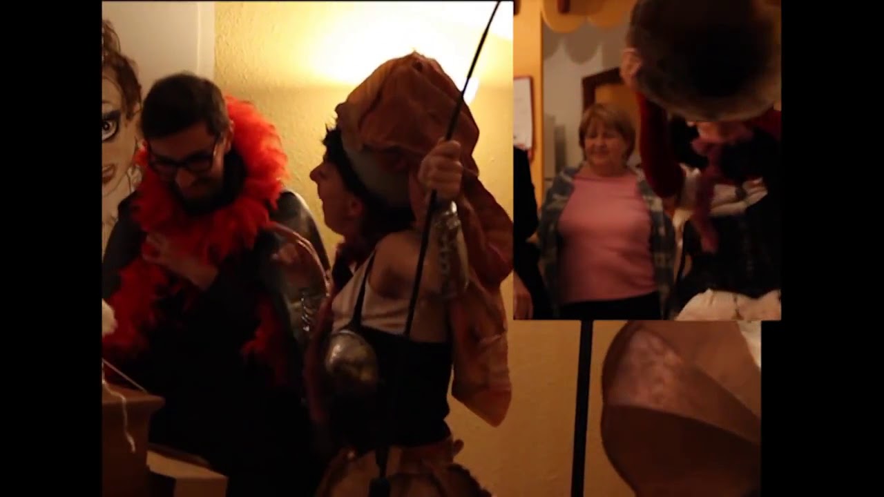 prélude du personnage de la barbarieuse avec son orgue de Barbarie ...