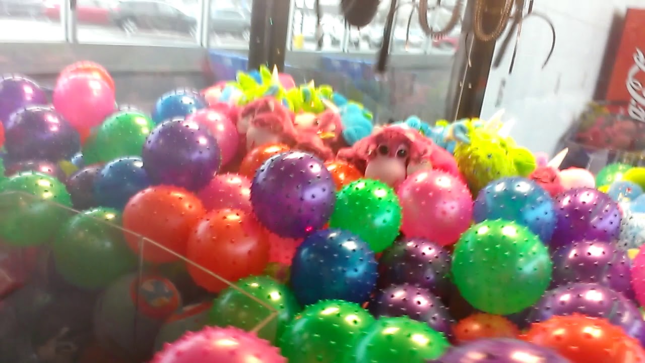 PLUSH PALACE CLAW MACHINE@WALMART ITS SPIKE BALL CENTRAL ALL OVER AGAIN ...