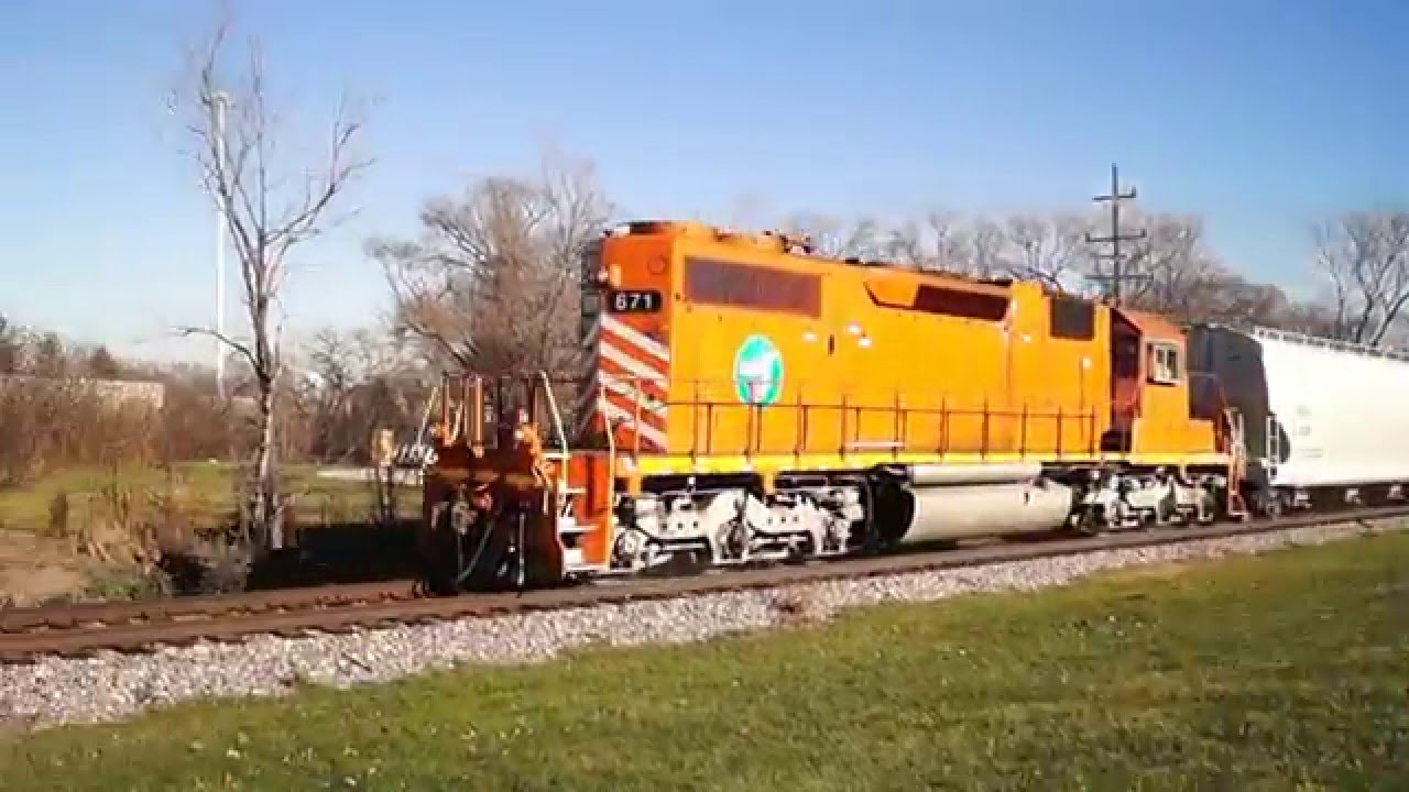 EJ&E #671 Pulls The Local - YouTube