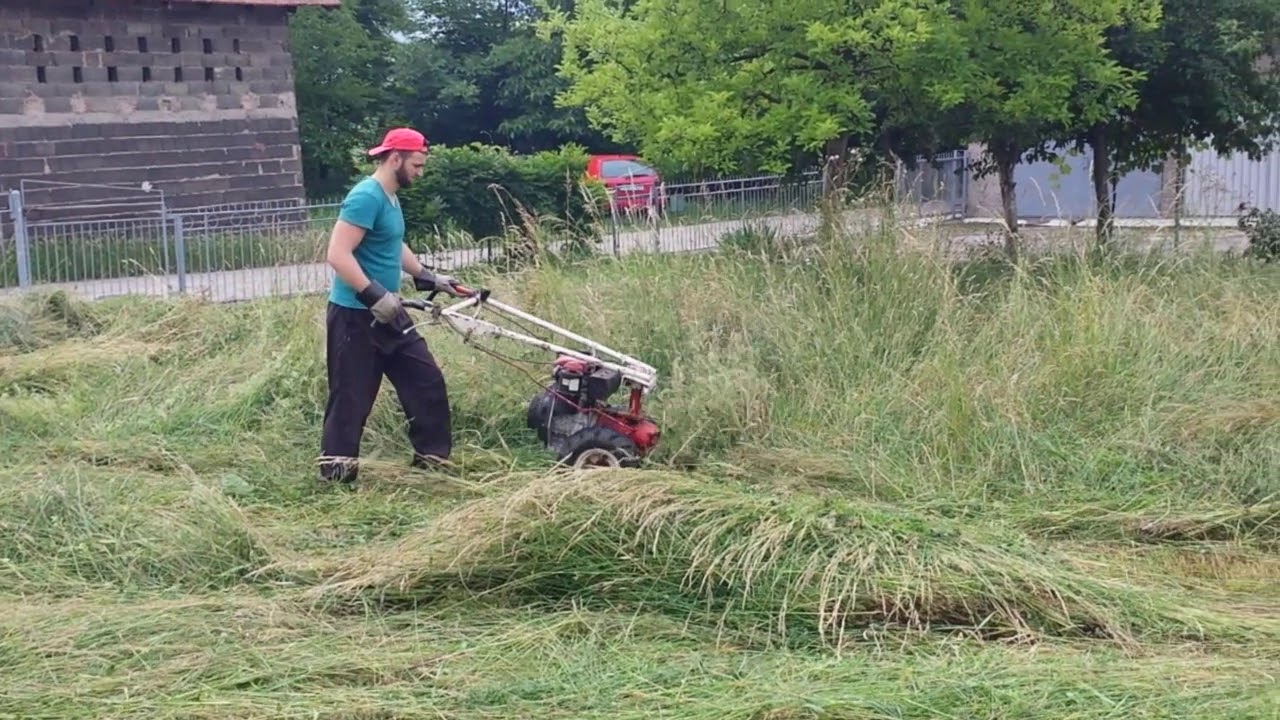 Bucher M200 mowing (kosenje) 2018 - YouTube