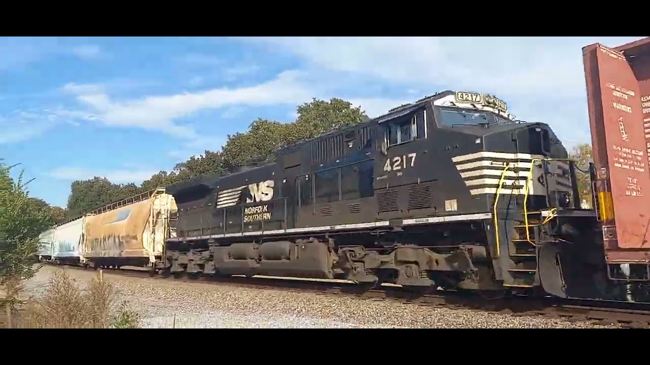 NS 153 with NS 8044 ES44AC NS 1847 SD70ACC mid train DPU NS 4217 AC44C6M - YouTube