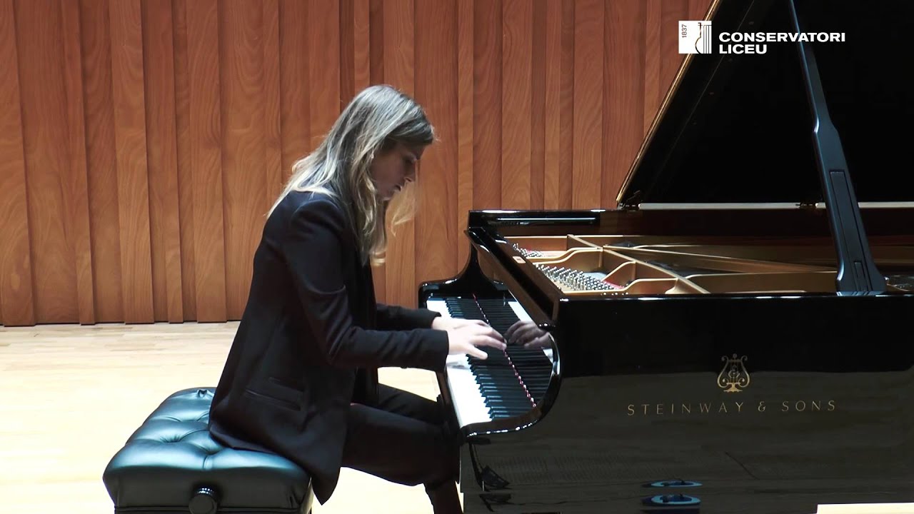 Entrevista amb Maria Manzano - YouTube