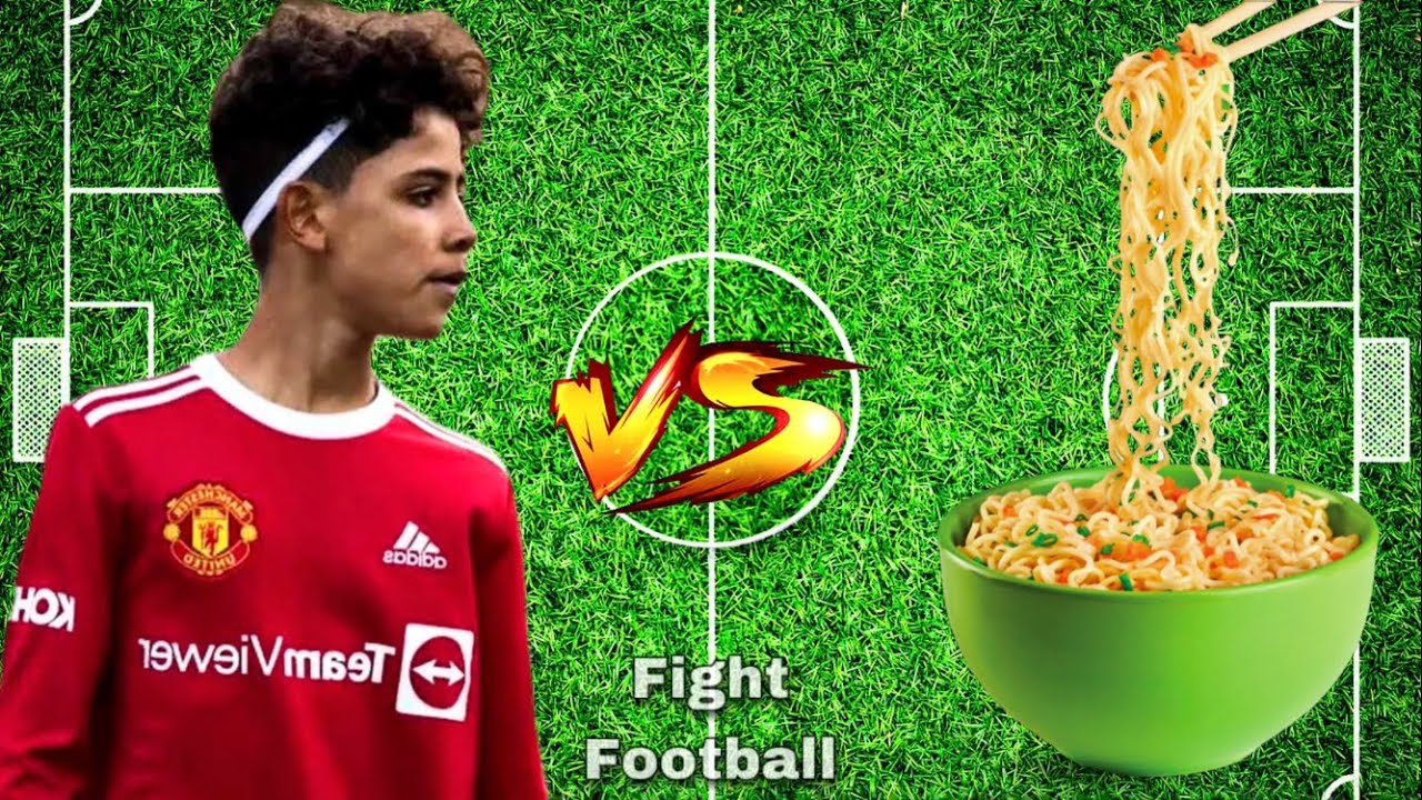 Ronaldo JR vs Noodle | Fight Football - YouTube