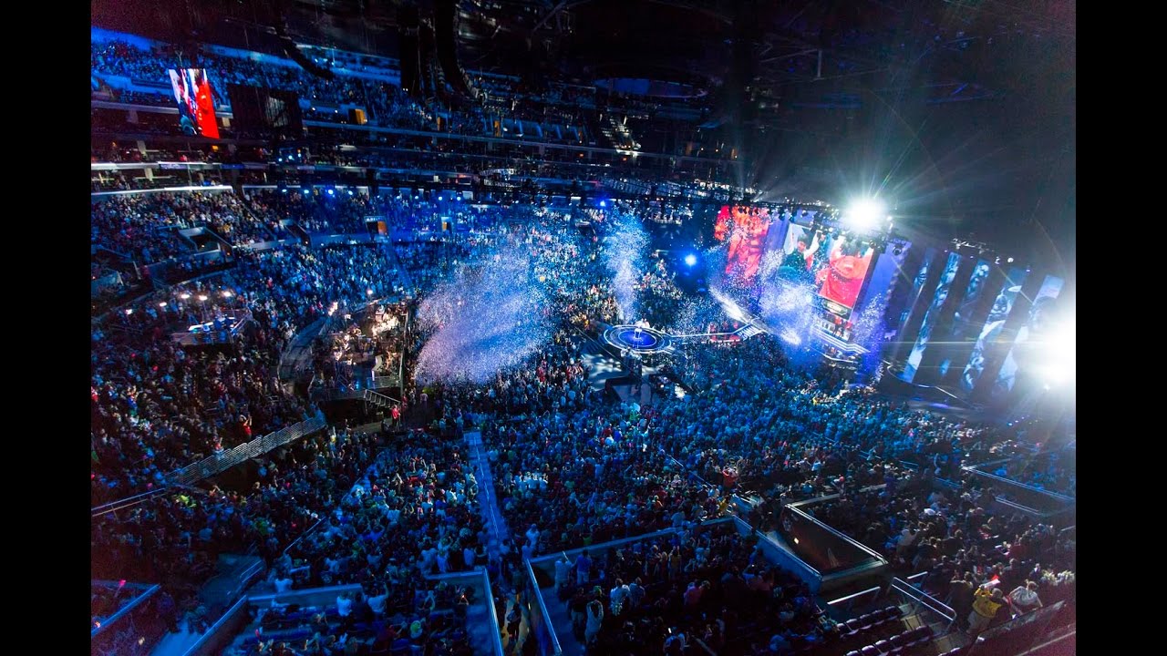 The explosion of eSports: Competitive computer gaming - YouTube