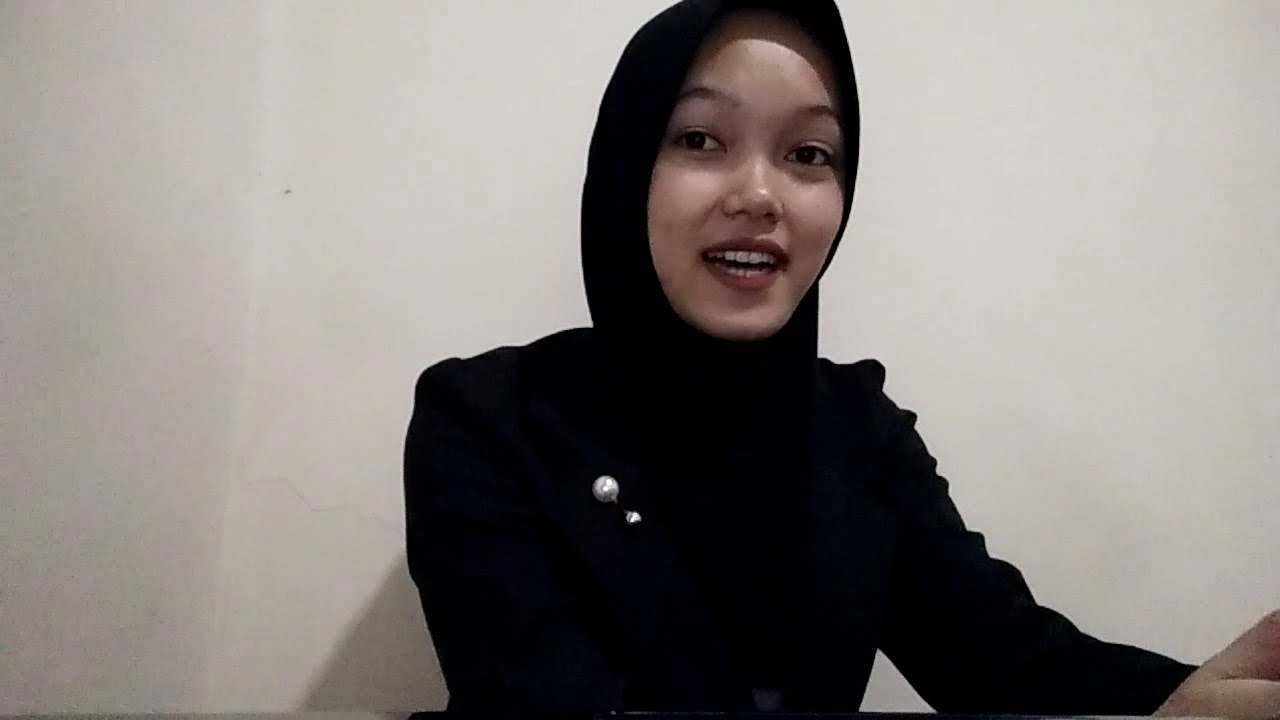 Mempresentasikan Produk Kepada Pelanggan - 34. Mirna Wati 21190301 - YouTube