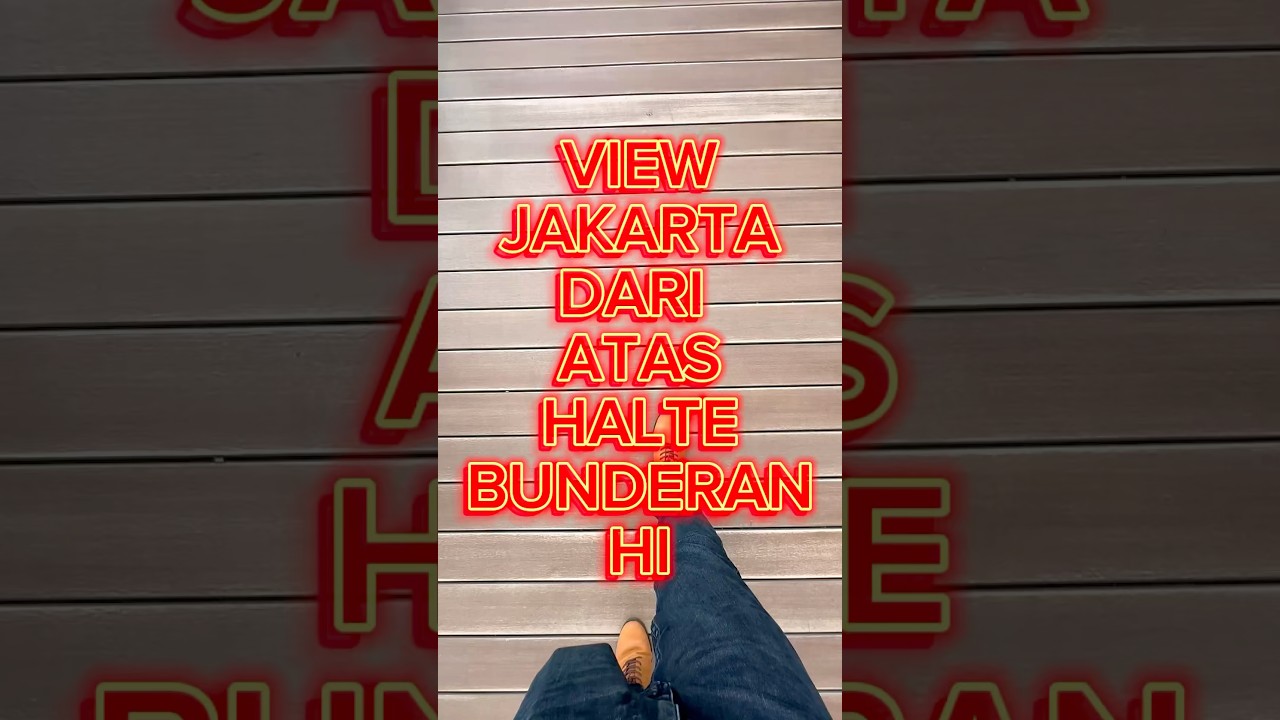 Pemandangan Kota Jakarta Dari Atas Halte Busway TransJakarta Bunderan ...