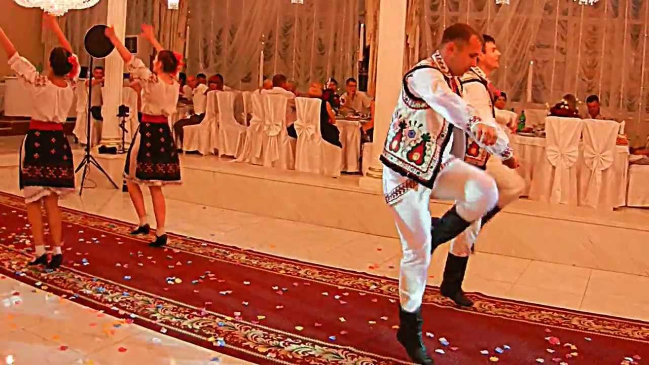 Dans traditional Moldovenesc - YouTube